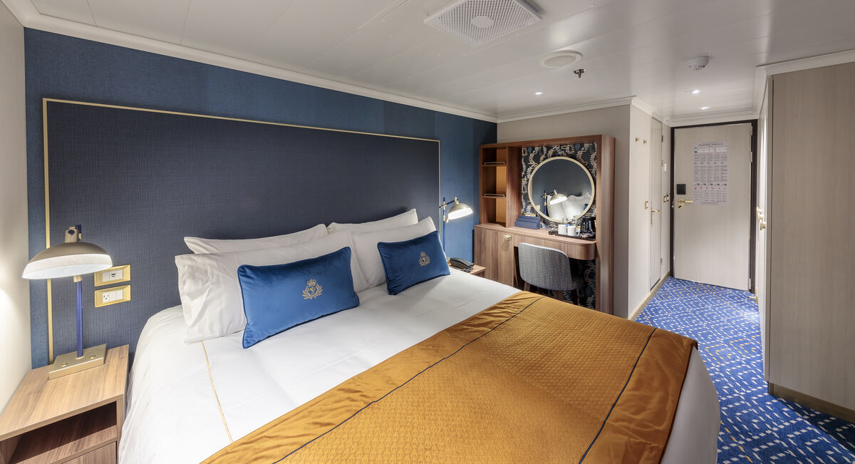 Queen Anne | Southampton Cruise Centre